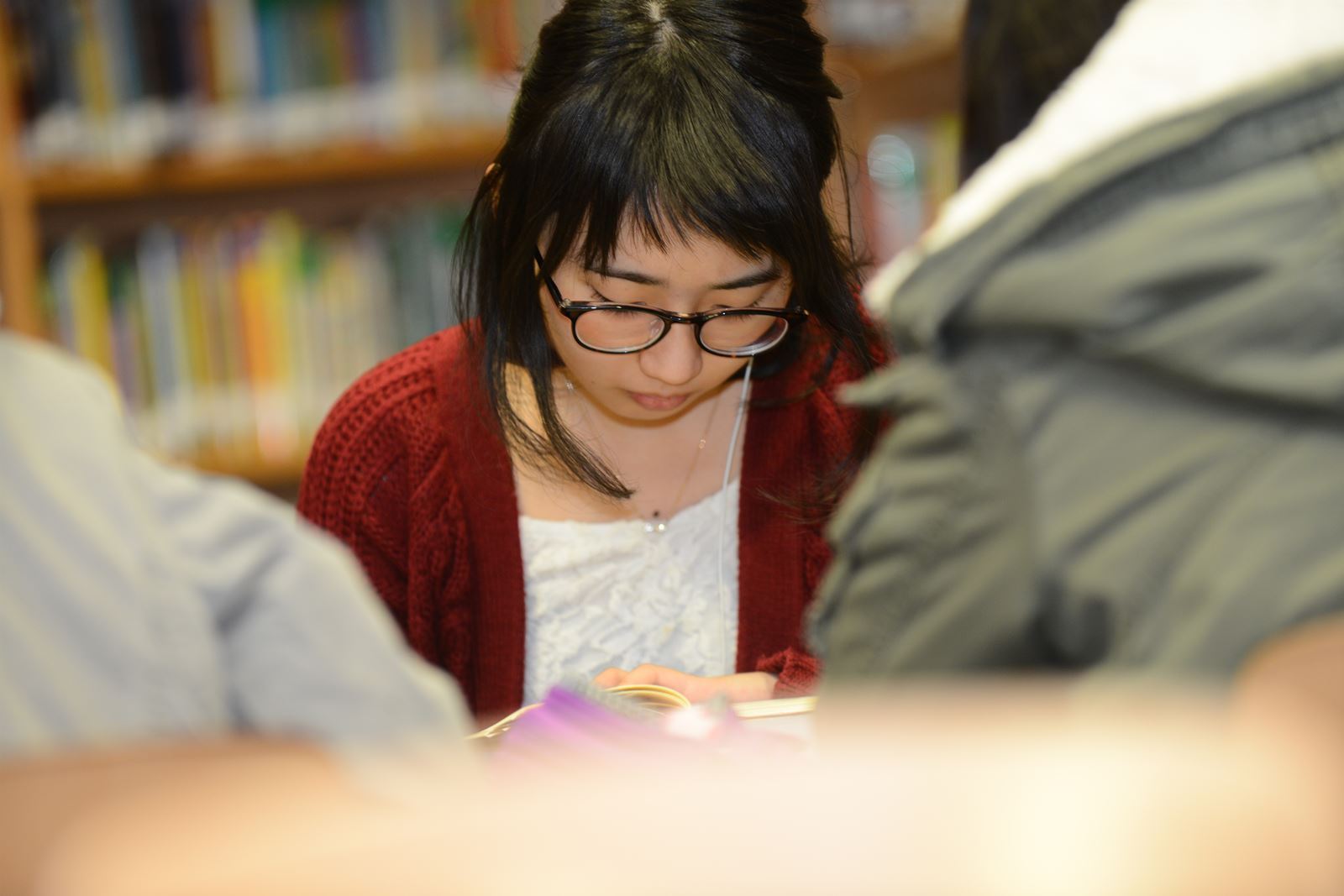 Students in the Library - ISF International School Frankfurt Rhein-Main